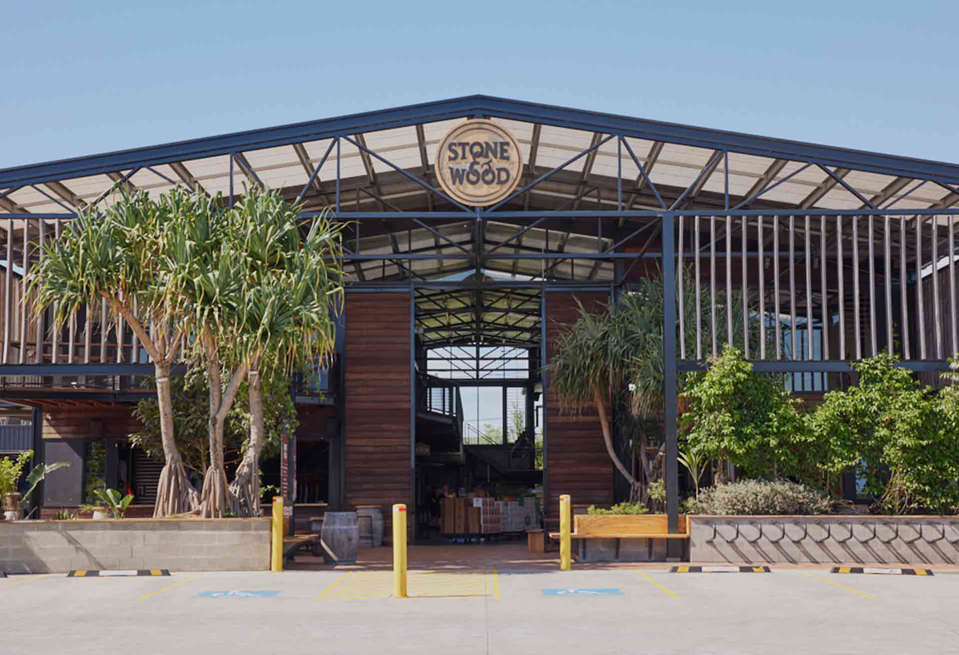 Pubs & Clubs – Byron Bay Guest Guide
